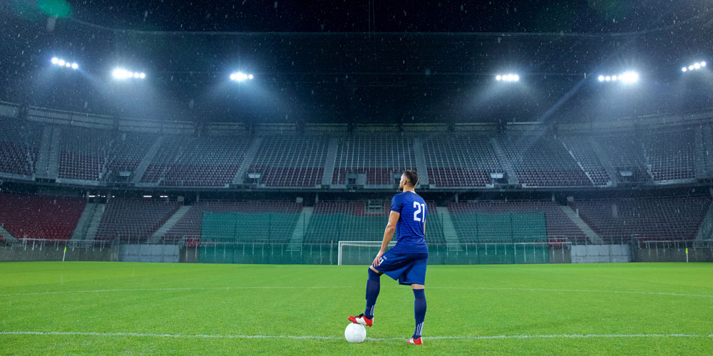Do people work better without a crowd